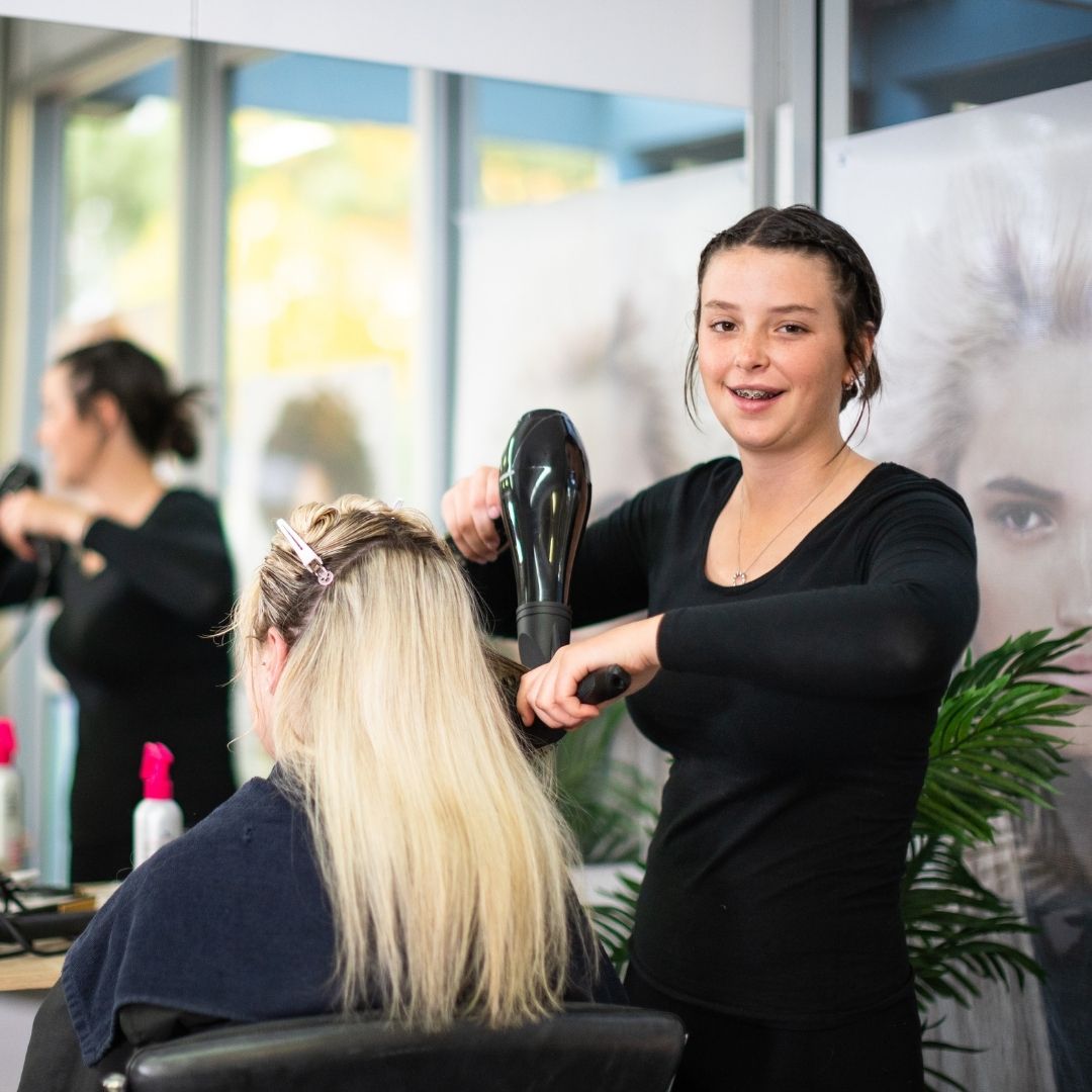 Certificate II Salon Assistant SHB20216 - VDSS - Community College ...